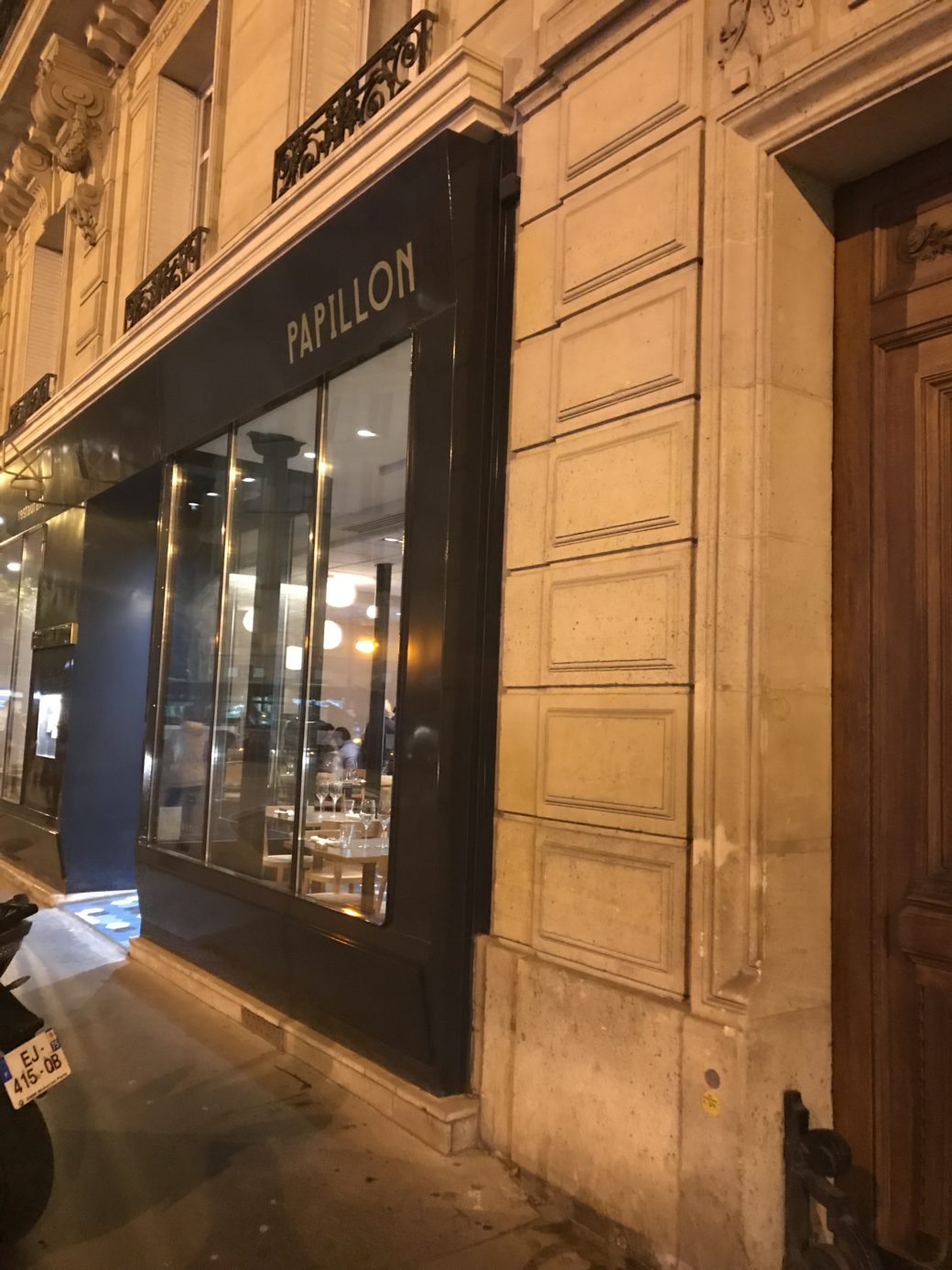 PAPILLON restaurant 8 rue meissonier 75008 PARIS